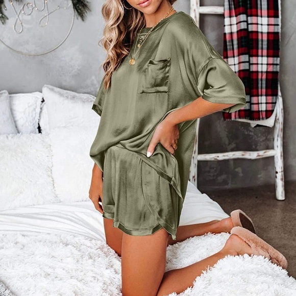 Intimates & Sleepwear | New Satin Twopiece Lounge Set | Poshmark